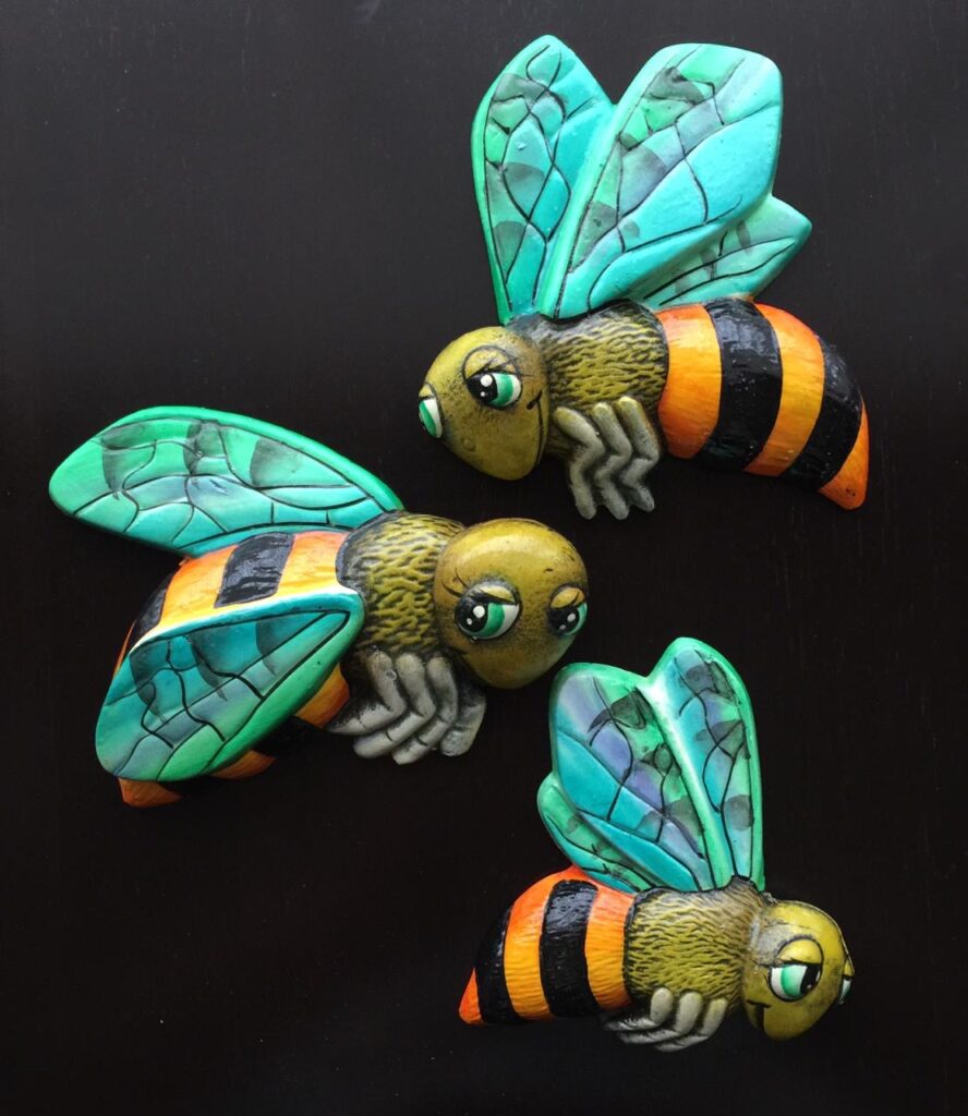 ABEJA PINTADA - Comercial Amanecer